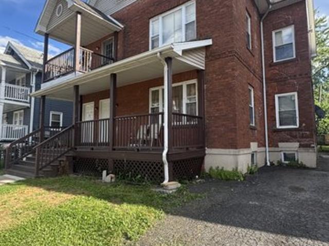49 51 Pliny St, Hartford, CT 06120