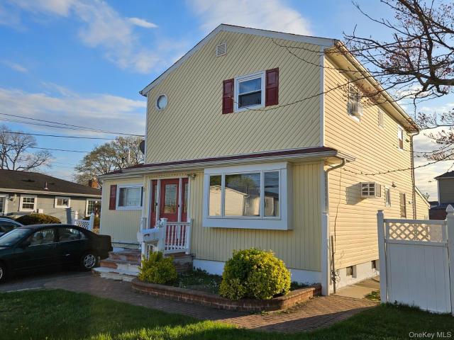 49 Volta St, Copiague, NY 11726 | MLS #991507 | Compass
