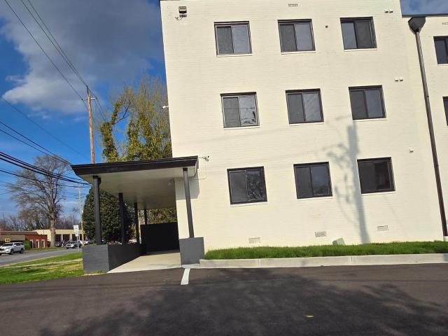 49 W Diamond Ave, Gaithersburg, MD 20877 | MLS #MDMC2224