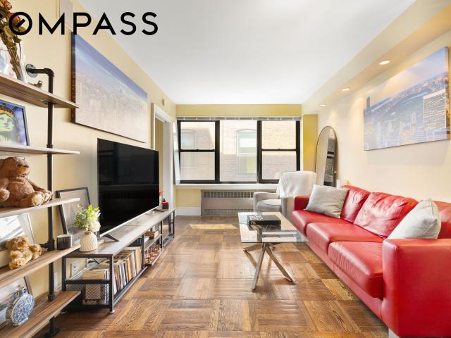 49 W 12th Street 8H