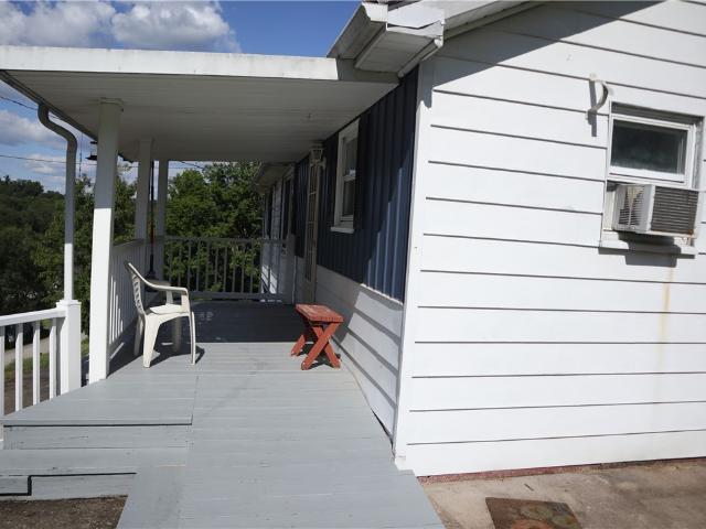 49 Walkertown Hill Rd
