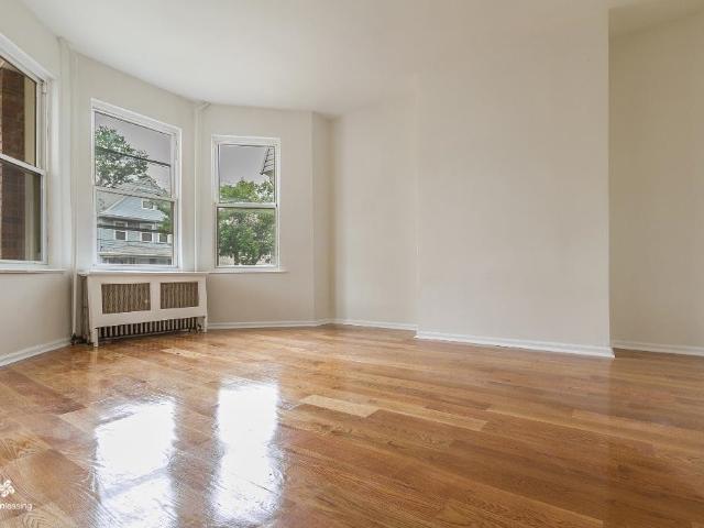 49 Warner Ave