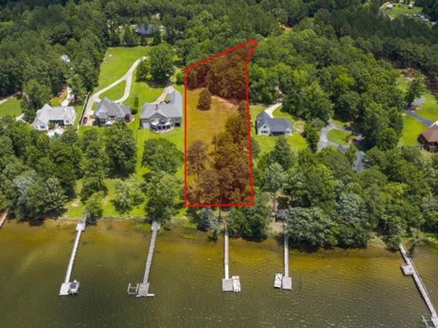49 Waters Edge Dr, Prosperity, SC 29127