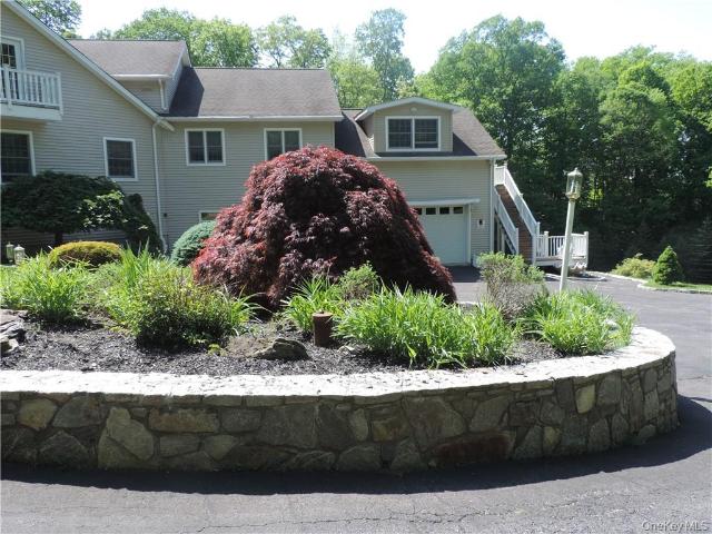 49 Woodcrest Drive