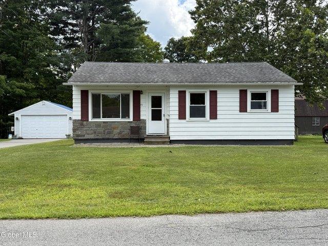 49 Woodside Ave, Mayfield, NY 12117