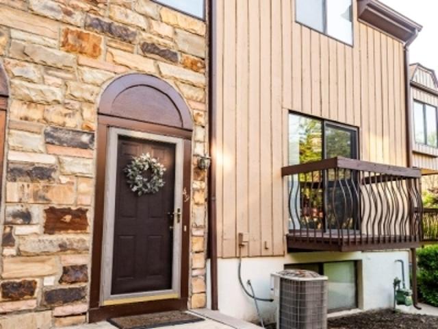 49 Bennington Sq