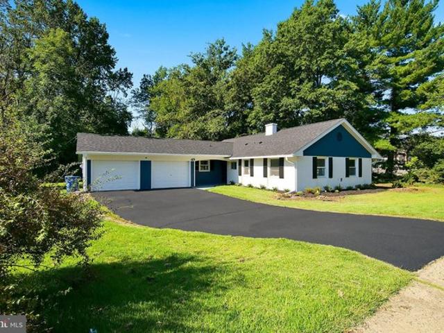 49 Bonnie Ln, Willingboro, NJ 08046