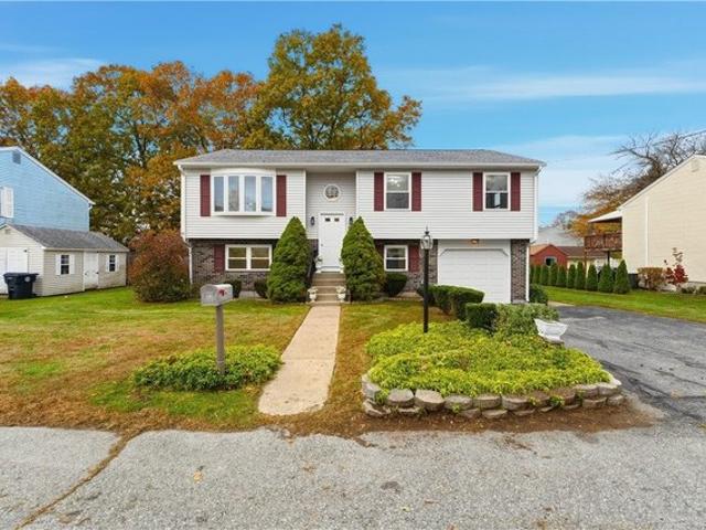 49 Branch Ave, Cumberland, RI 02864