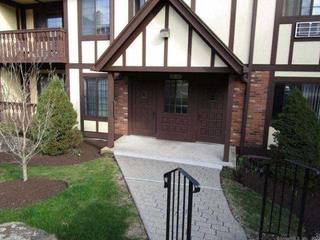 49 Canterbury Rd #49 Bridgeport, CT 06606