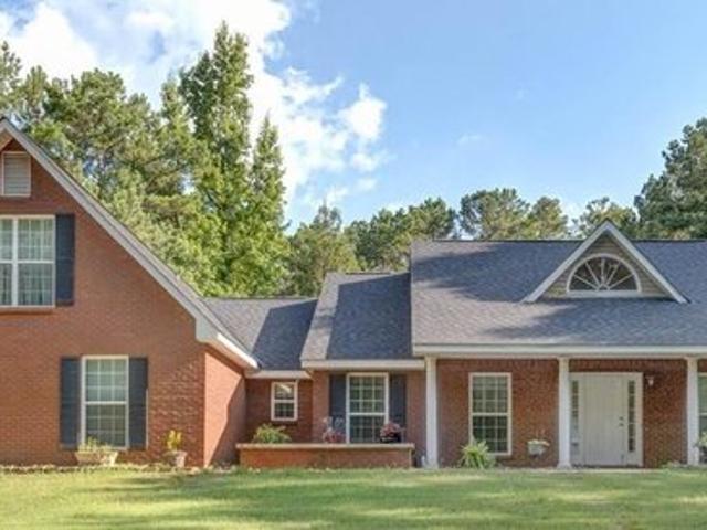 49 Calhoun Creek Rd, Hamilton, GA 31811