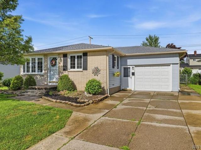 49 Caroline Ln, Depew, NY 14043