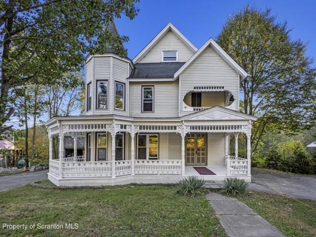 49 College Ave, Factoryville, PA 18419