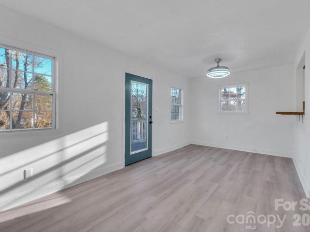 49 E Livingston Street