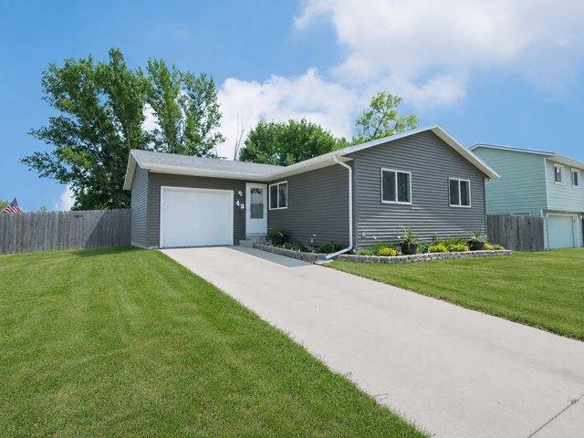 49 Evergreen Cir, West Fargo, ND 58078