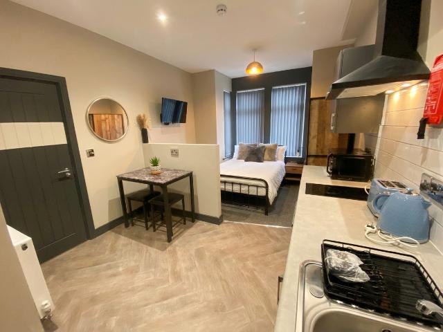 49 Fairfax Road, Room 1 DE23, Studio to rent, £650 pcm | PrimeLocation