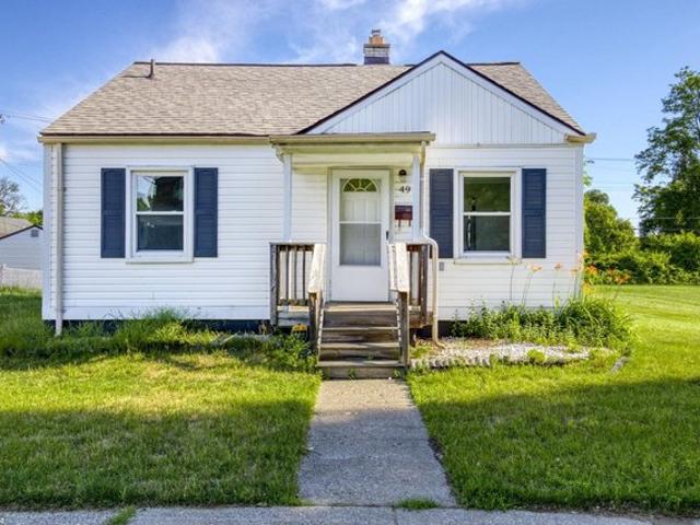 49 Fessenden St, Mount Clemens, MI 48043