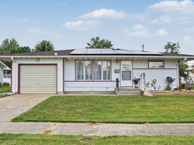 49 Florence Dr, Fort Madison, IA 52627