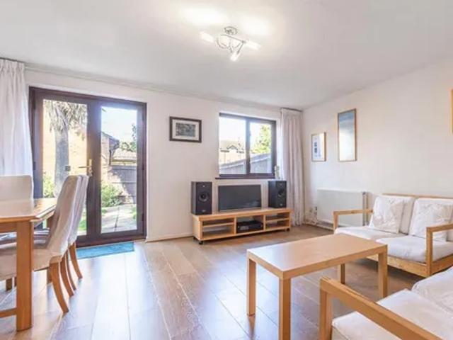 49 Fleming Way, London, SE28 8NS, United Kingdom | 4 bed house for rent #133644253 | Rentberry