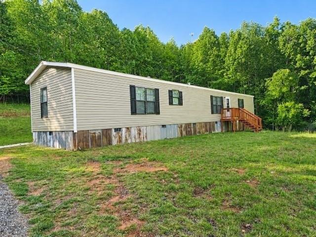 49 Gladstone Ln, Woodlawn, VA 24381
