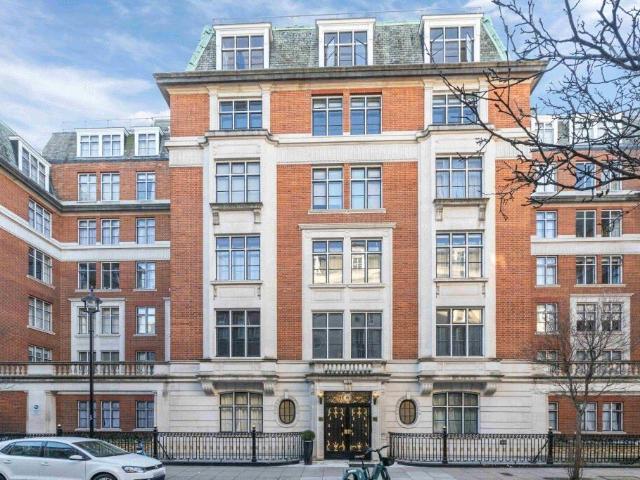 49 Hallam Street, London, W1W 1 bed apartment to rent £2,600 pcm £600 pw