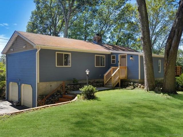 49 Inchcliffe Dr, Ledyard, CT 06335