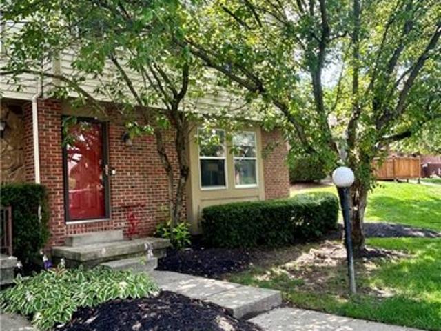 49 Kimwood Dr, Englewood, OH 45322