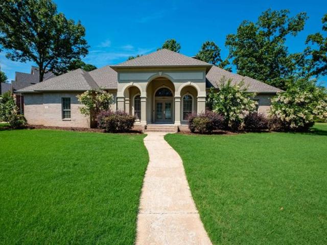 49 Laval Cir, Little Rock, AR 72223