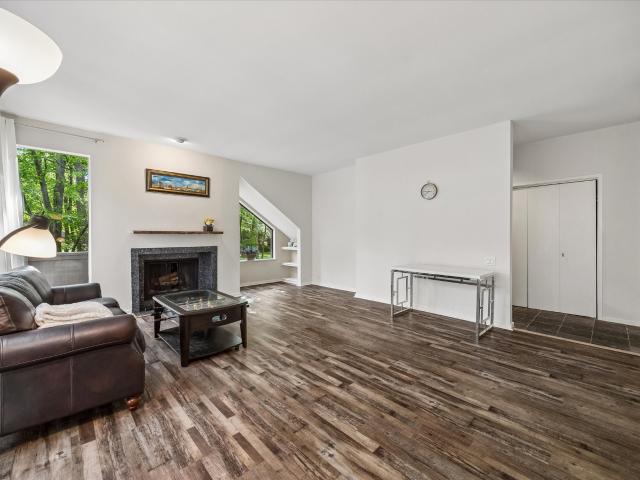49 Litchfield Ln, Houston, TX 77024 | MLS #98951
