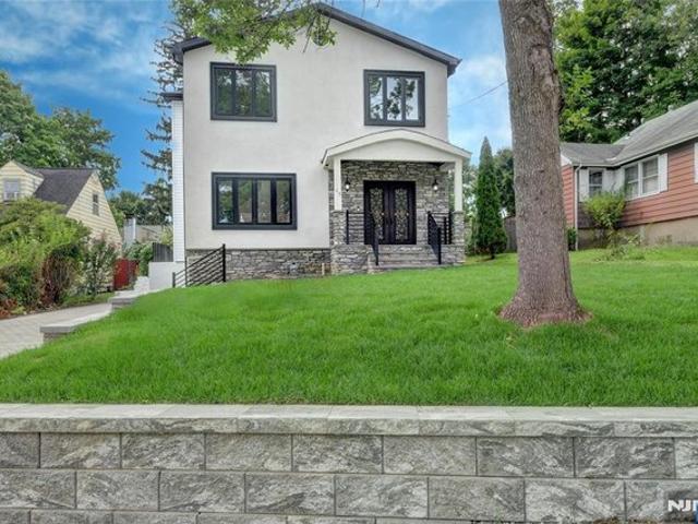 49 Longview Ave, Par Troy Hills Township, NJ 07034