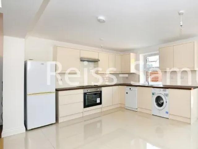49 Lockesfield Place, Cubitt Town, London, E14 3AJ, United Kingdom | 6 bed townhouse for rent #166845987 | Rentberry