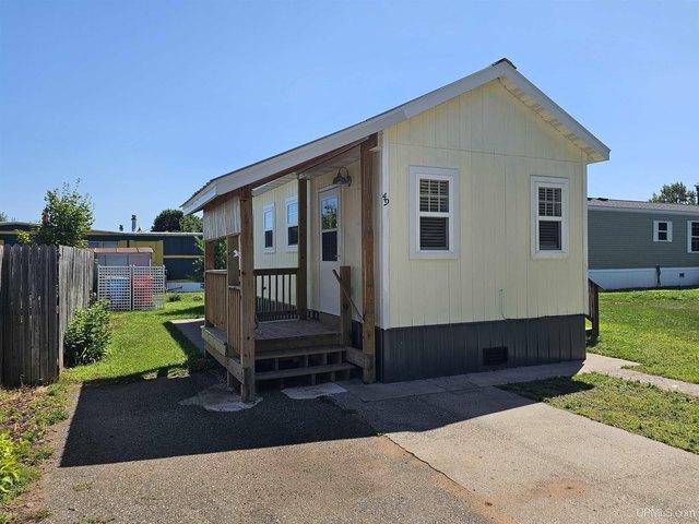 49 Lotstreet, Ishpeming, MI 49849
