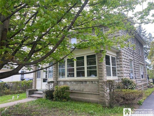 49 Maple Ave, Fredonia, NY 14063