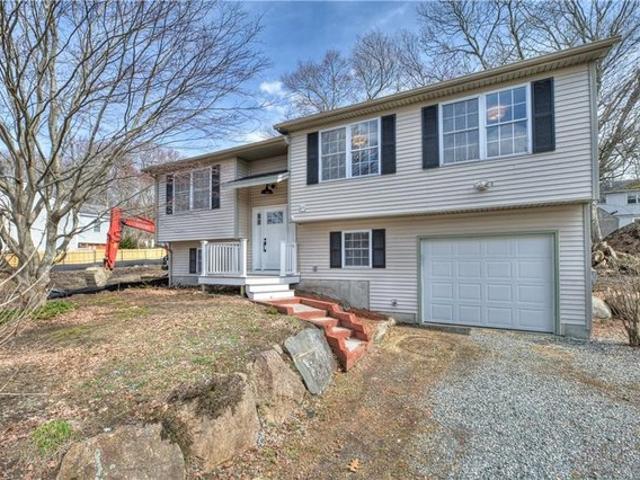 49 Meadow Sweet Trl, Narragansett, RI 02874