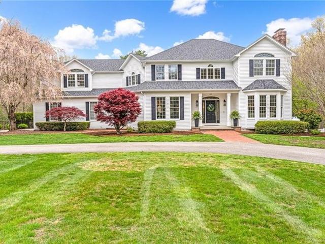 49 Miss Fry Dr, East Greenwich, RI 02818