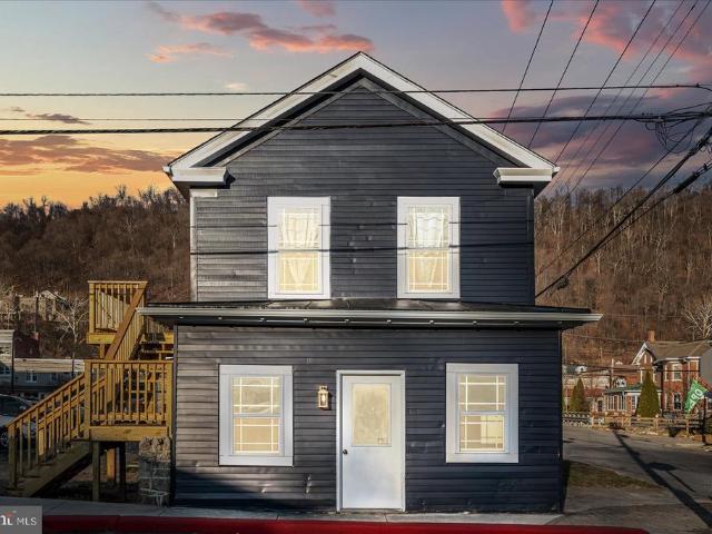 49 N. Mercer St