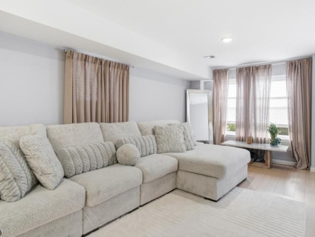 49 N 5Th St
