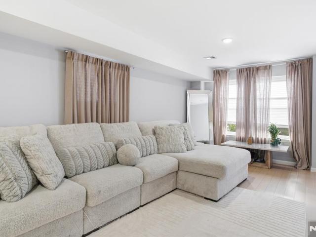 49 N 5th Street