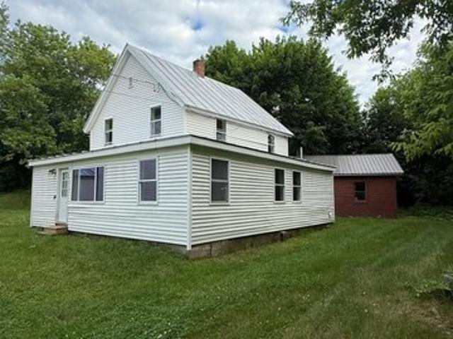 49 Old Waterville Rd, Oakland, ME 04963