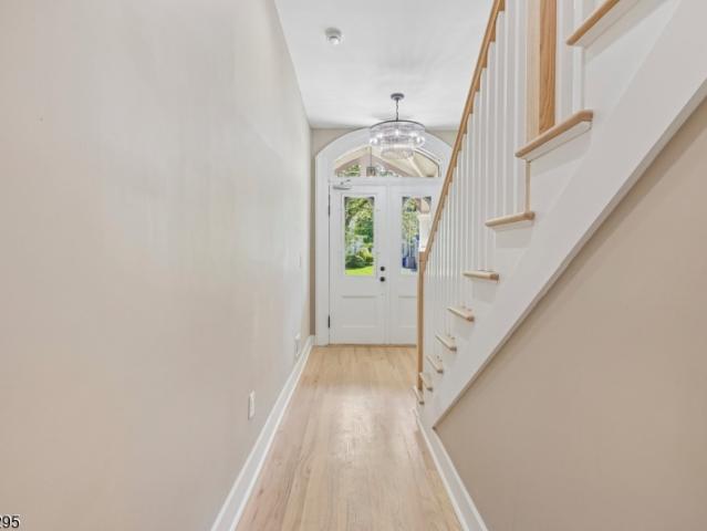 49 Park Ave # 2