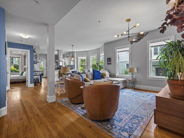 49 Putnam St Apt 1, Somerville, MA 02143