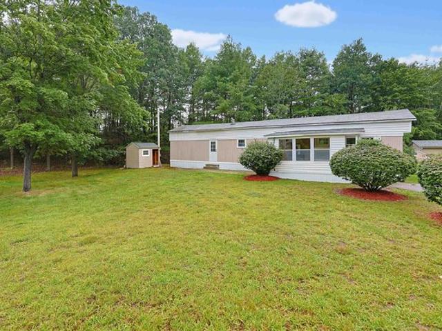 49 Ridgefield Dr, Nashua, NH 03062