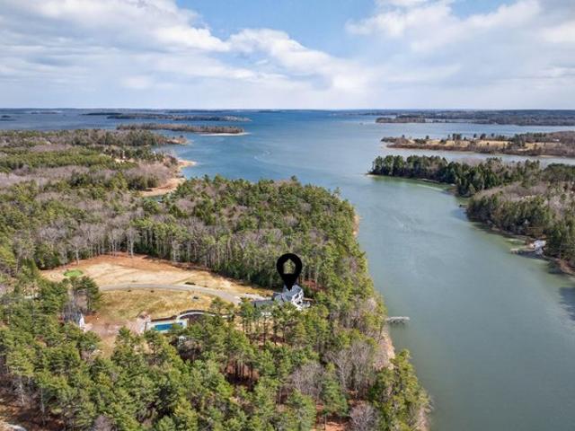49 Rising Tide Ln, Freeport, ME 04032