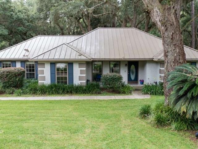 49 River Bend Dr, Saint Marys, GA 31558