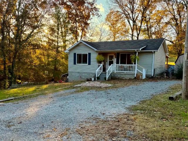 49 Roberts Ln