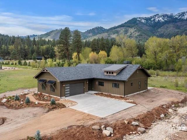 49 Singing Springs Way, Garden Valley, ID 83622