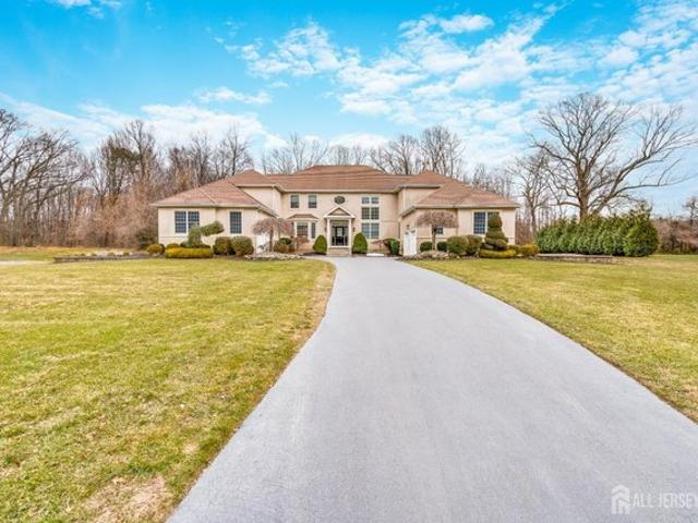 49 Summit Dr, South Brunswick, NJ 08816