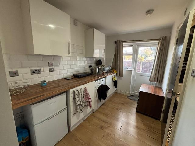 49A Buckingham Road, Room 4, London, E18 2NH Century 21 United Kingdom