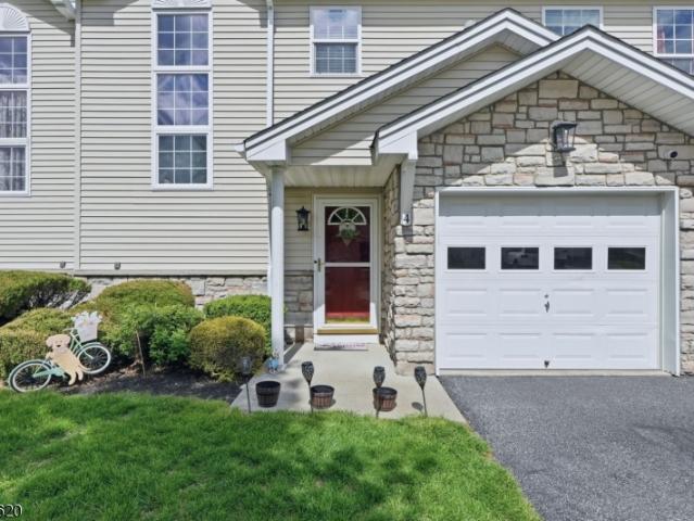 4 Mulberry Ln