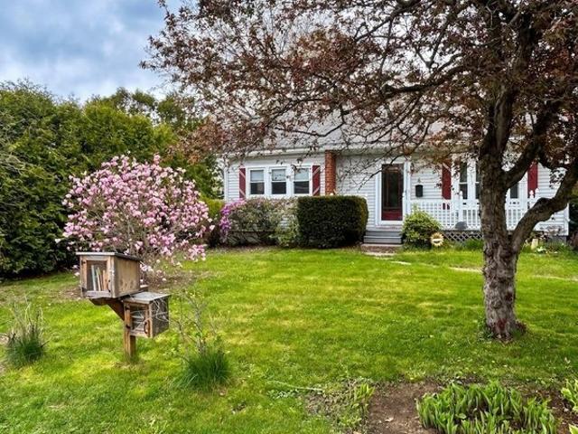 4 Myers Ct, South Burlington, VT 05403