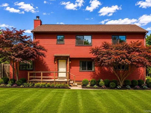 4 Mack Pl, Monroe, NY 10950